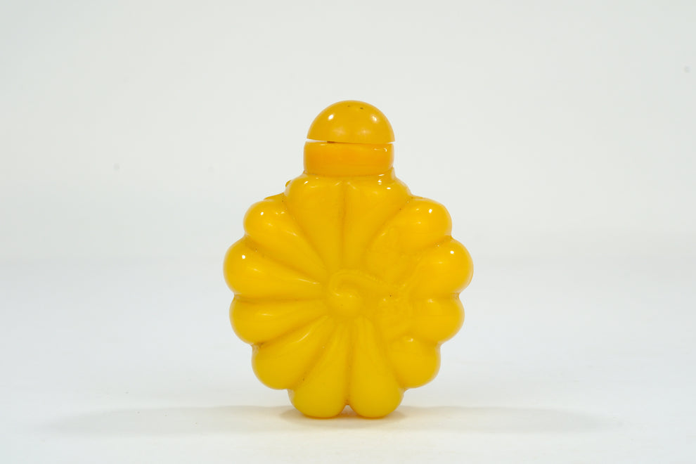 Vintage Chinese Yellow Glass Snuff Bottle 3" – Shogun's Gallery